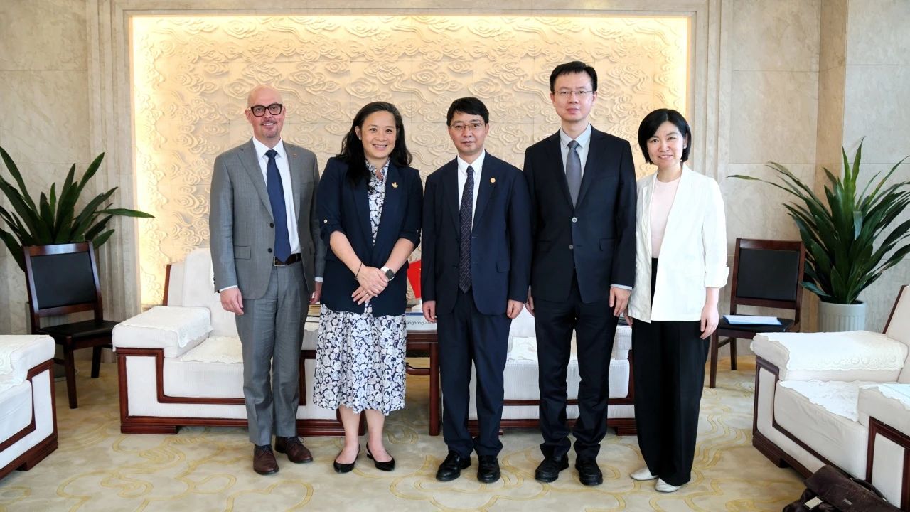ZJU Vice President ZHOU Jianghong meets with Canadian Consul General in ...