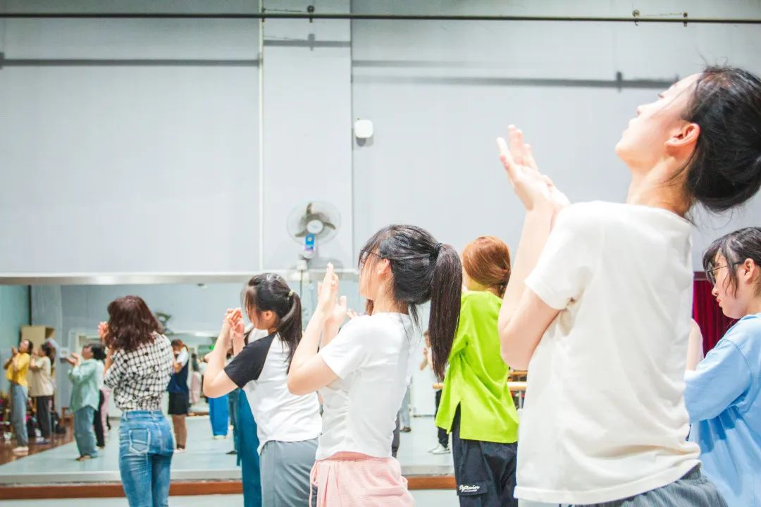 Explore Chinese classical dance with Professor ZHU Yue