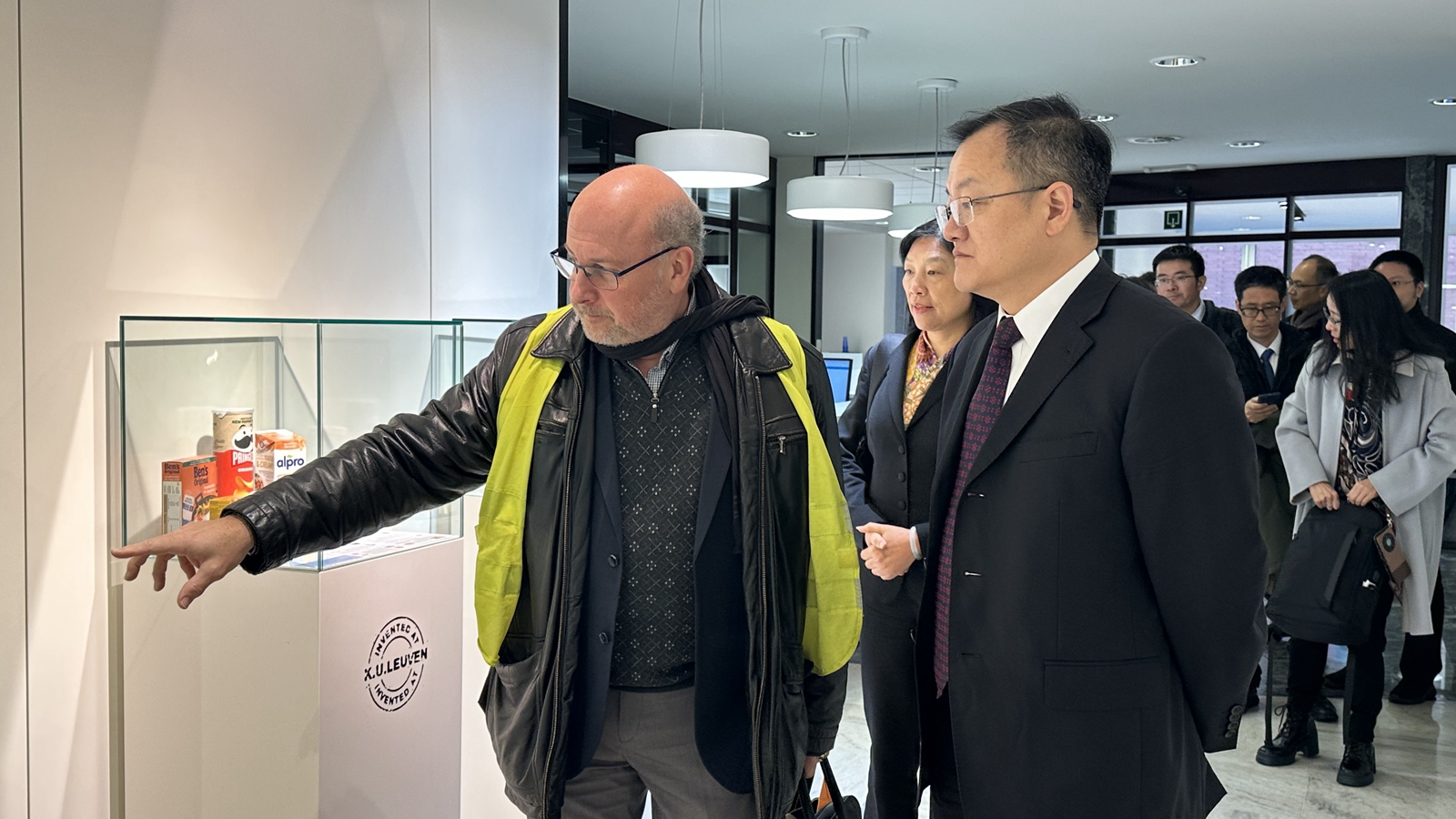 President DU Jiangfeng leads a delegation to visit Europe